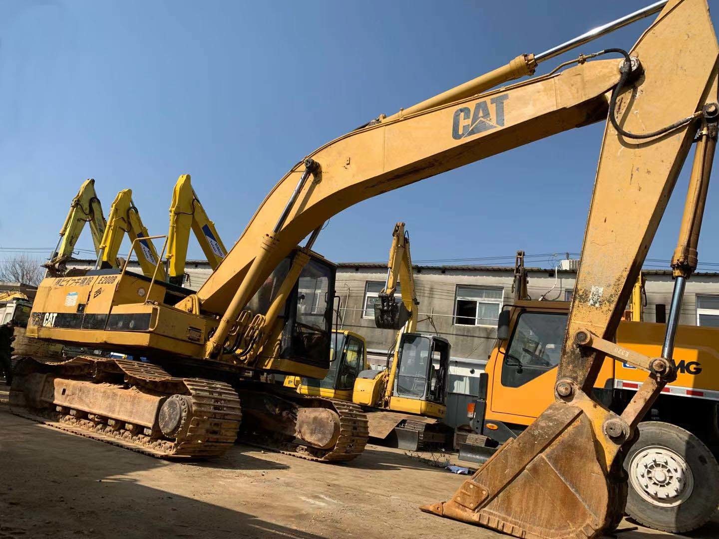 0.7 Used CAT E200B Excavator 6660mm Digging Depth