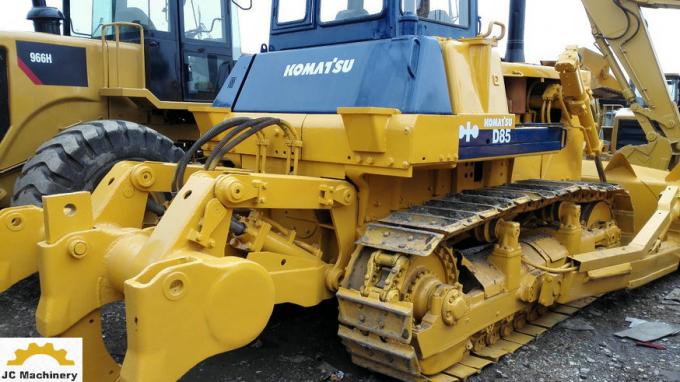 Original Japan Used Komatsu Bulldozer D85-18 Crawler Type Attached Ripper